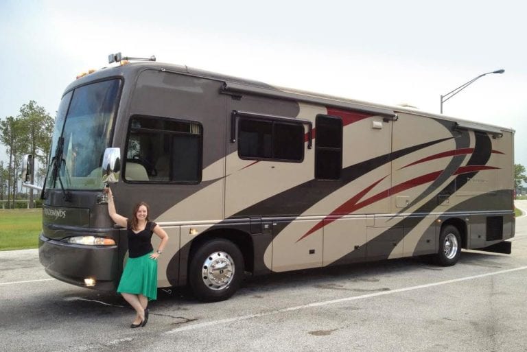 39 Pictures of Extremely Happy People Buying Their First RV – Heath ...