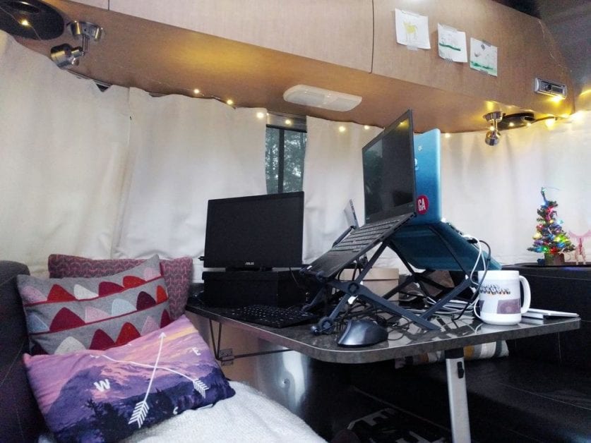 25 Mobile Office Set-Ups to Inspire You to RV Full-Time – Heath & Alyssa