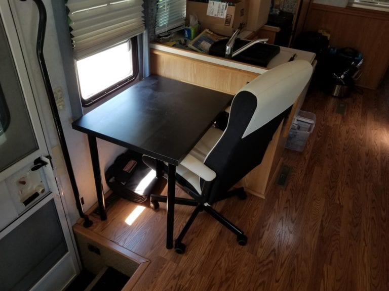 25 Mobile Office Set-Ups to Inspire You to RV Full-Time – Heath & Alyssa